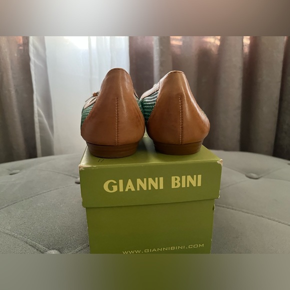 Gianni Bini | Shoes | New Gianni Bini Green Tan Perforated Buckle ...